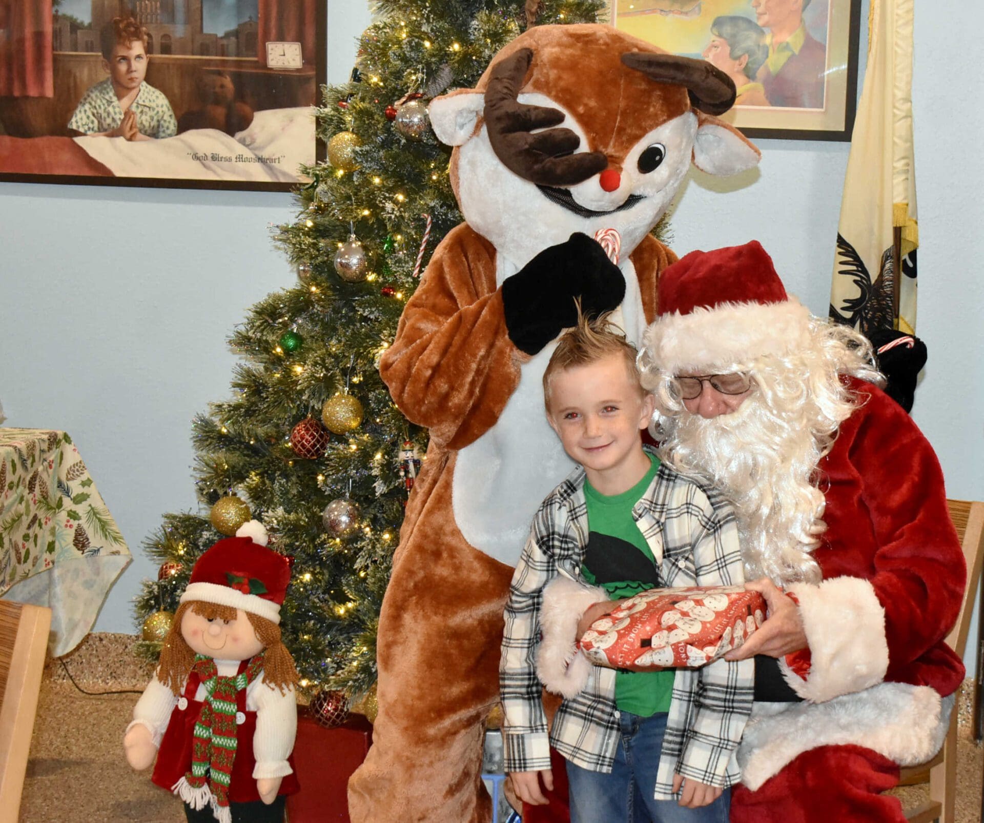 AMI Moose Lodge hosts Christmas party - AMI Sun